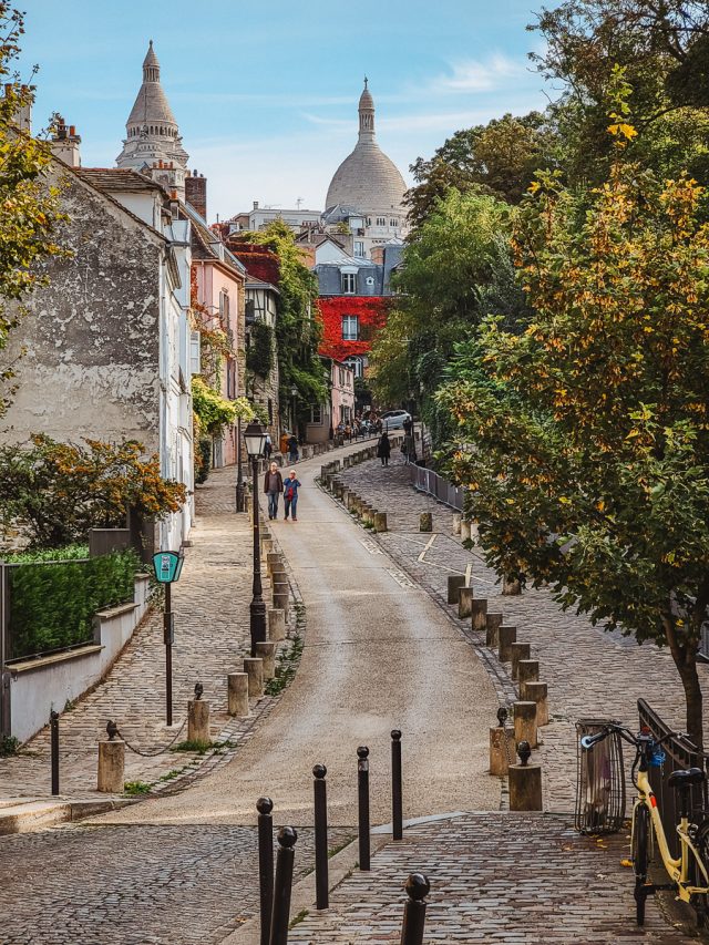 12 Beautiful & Interesting Walking Streets in Paris