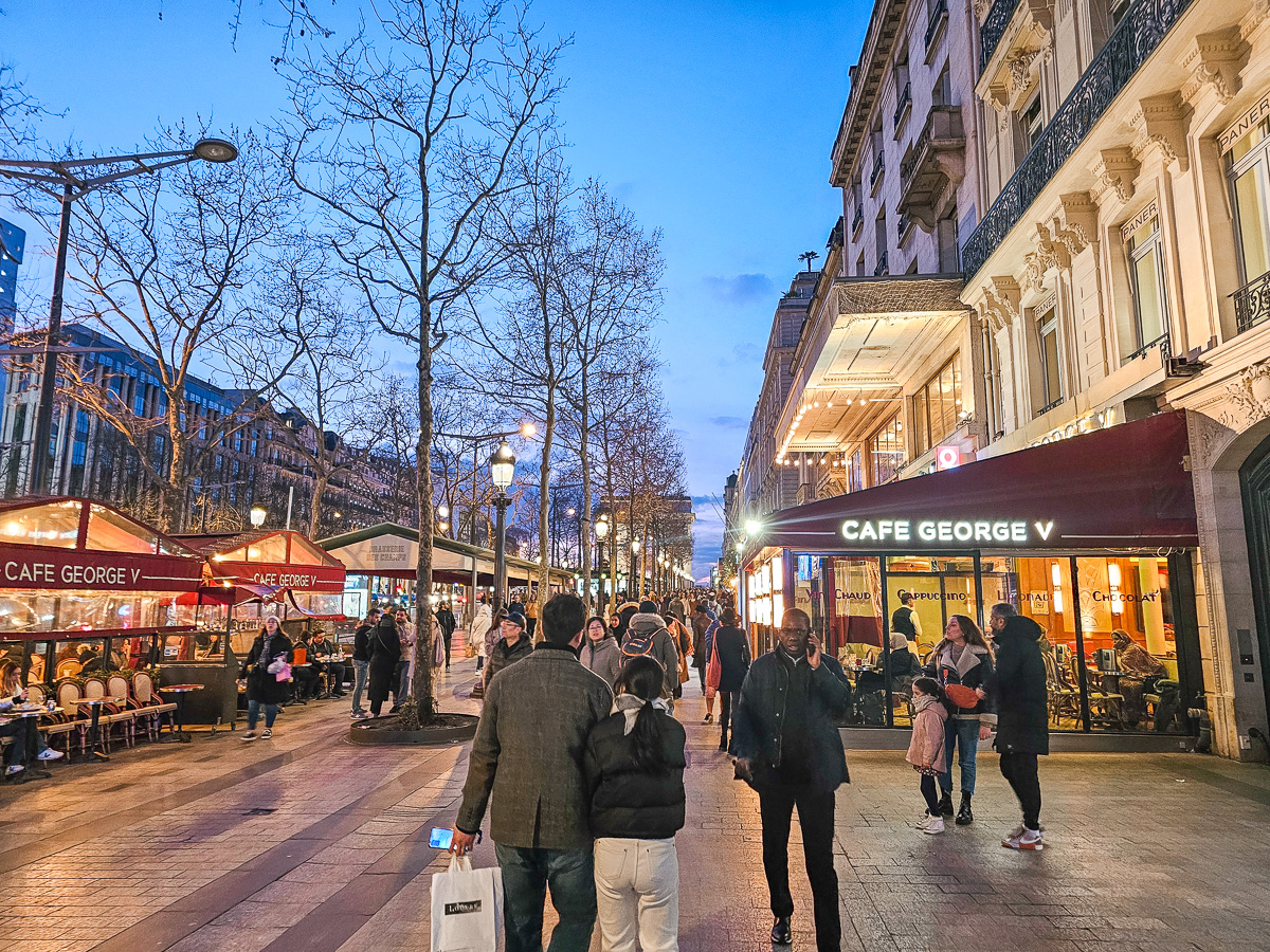 15 Most Beautiful & Interesting Walking Streets in Paris