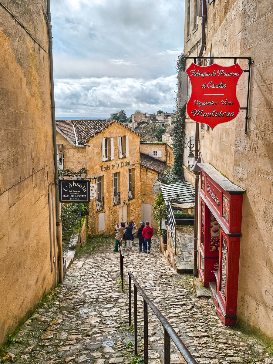 Travel Guide: How to Take a Day Trip to Saint-Emilion