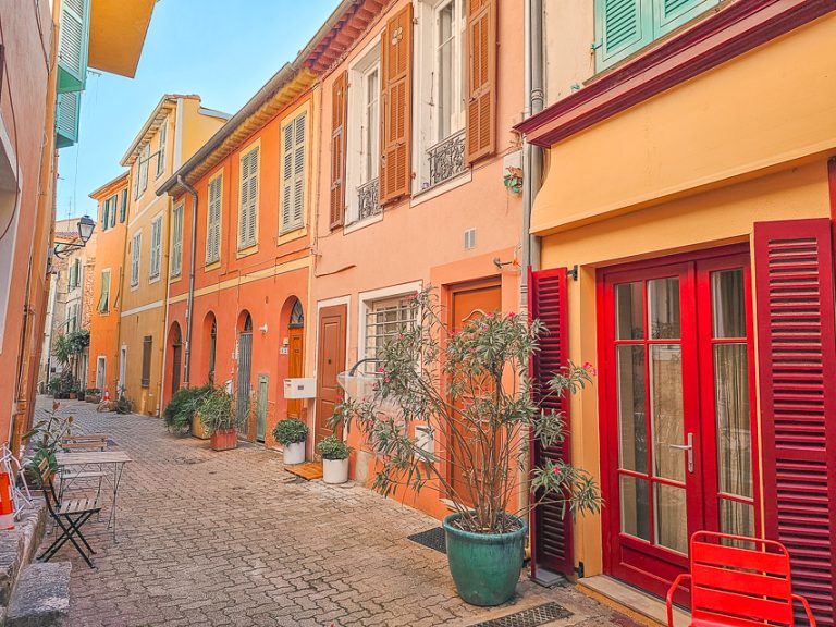 10 Colorful Cities in France You Need to Discover