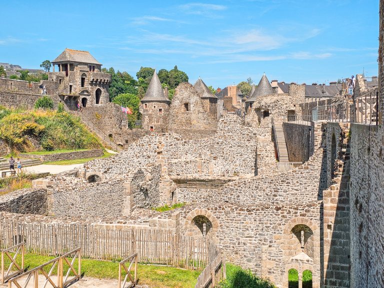 7 Quaint Ruined Castles in France That Feel Like Stepping Into a ...