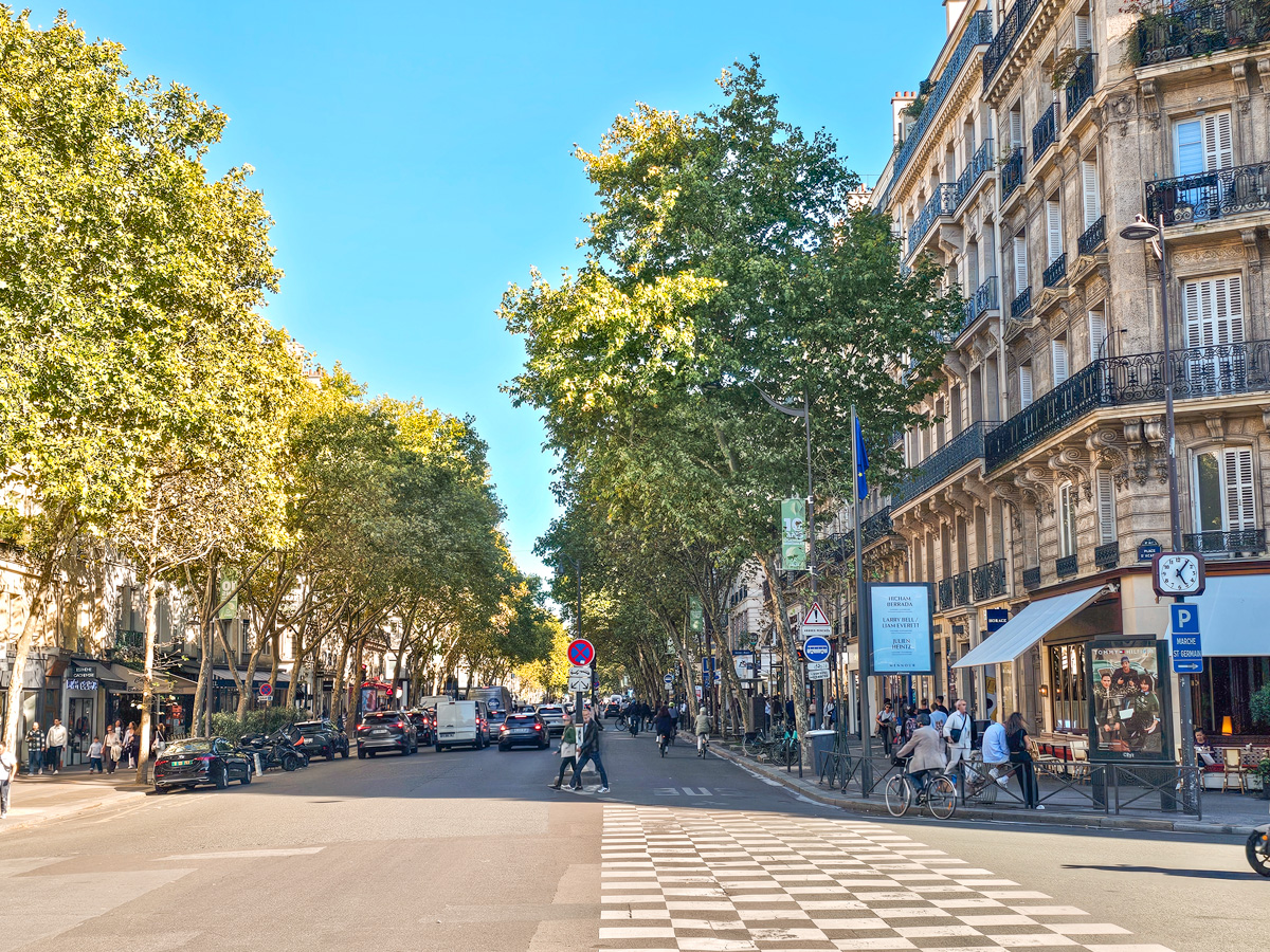 12 Beautiful & Interesting Walking Streets in Paris