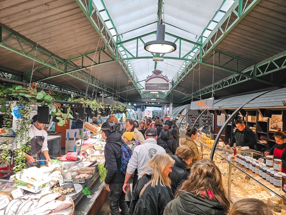 12 Delightful Paris Markets That Show Off Everyday City Life