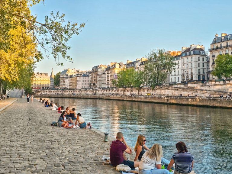 45 Free Ways to Wander, Explore, and Fall in Love With Paris
