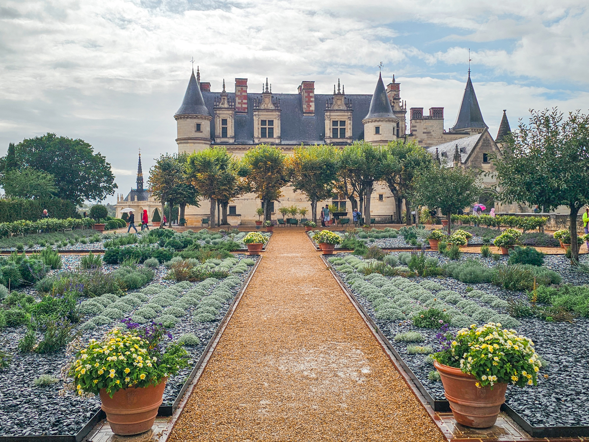 10 Incredible Chateaux That Show Why The Loire Valley Is So Special ...